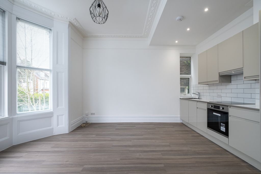 2 bed flat for sale in Lewin Road, London SW16 - Zoopla