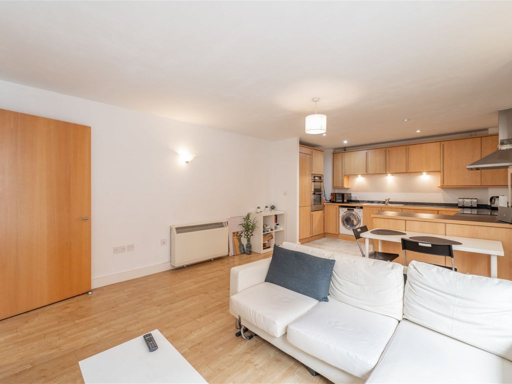 1 bed flat for sale in Endeavour Court, Channel Way, Ocean Village SO14 ...
