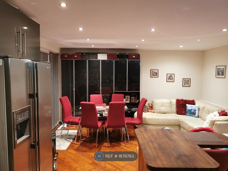 Room to rent in Ashton, London NW9, £625 pcm - Zoopla