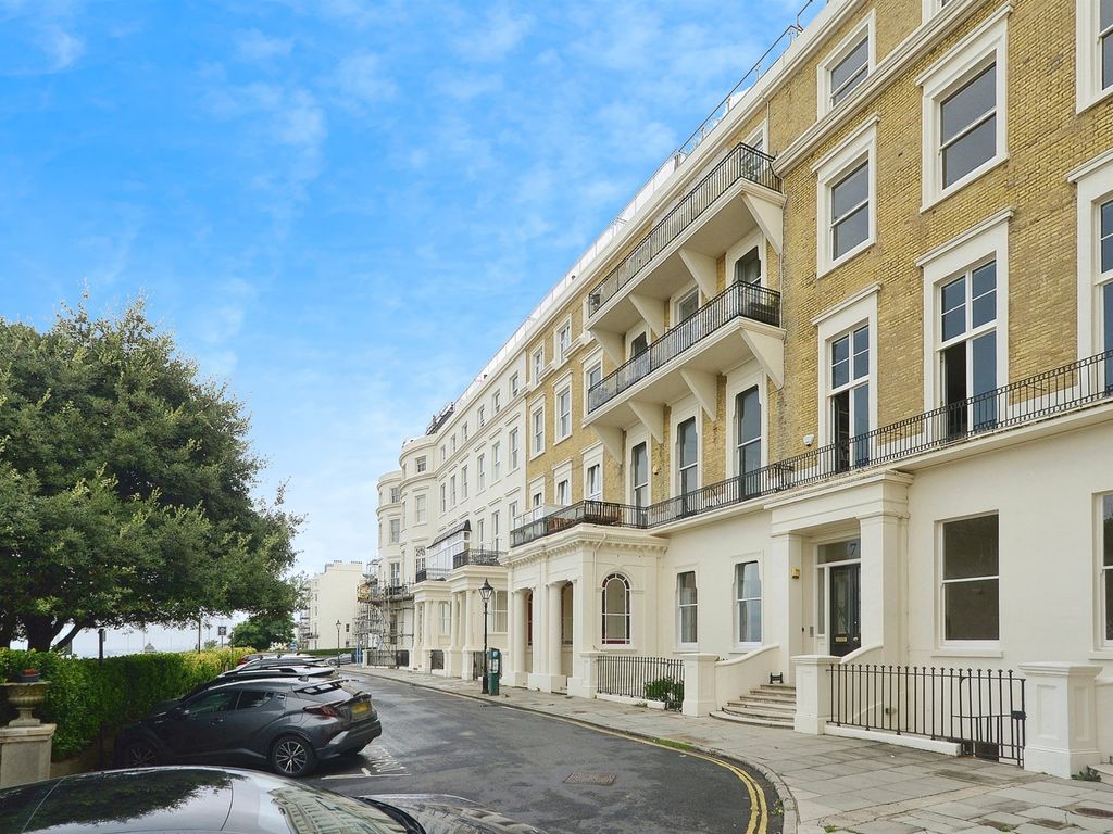 2 bed flat for sale in Eastern Terrace, Brighton BN2, £350,000 - Zoopla