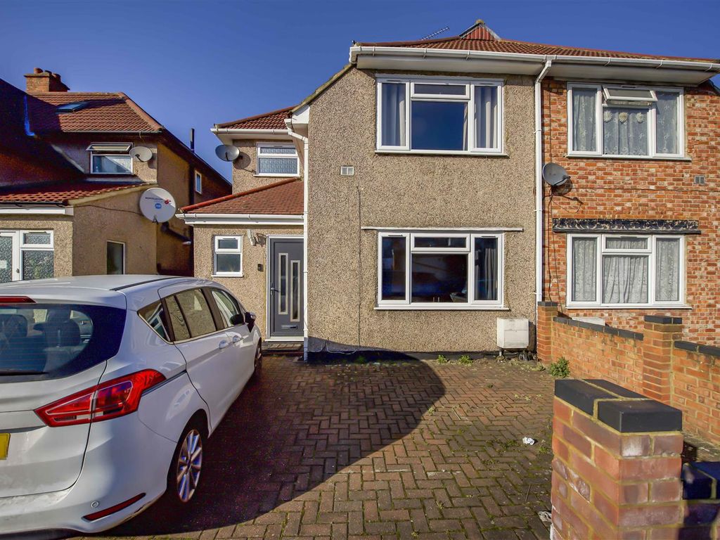 4 Bed Semi Detached House For Sale In St Heliers Avenue Hounslow Tw3