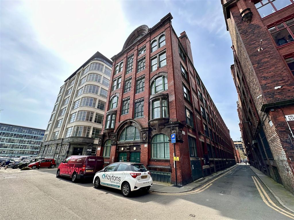2 bed flat to rent in Hilton Street, Manchester M1, £1,200 pcm - Zoopla