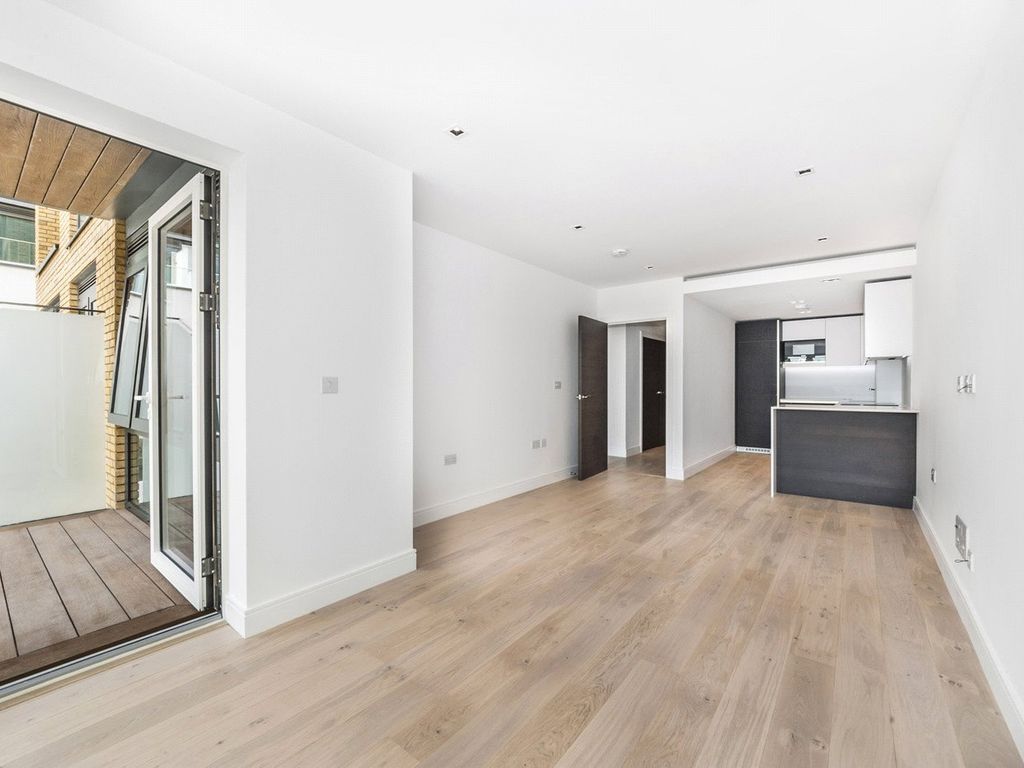 2 bed flat to rent in Quayside House, 8 Kew Bridge Road TW8, £2,600 pcm ...