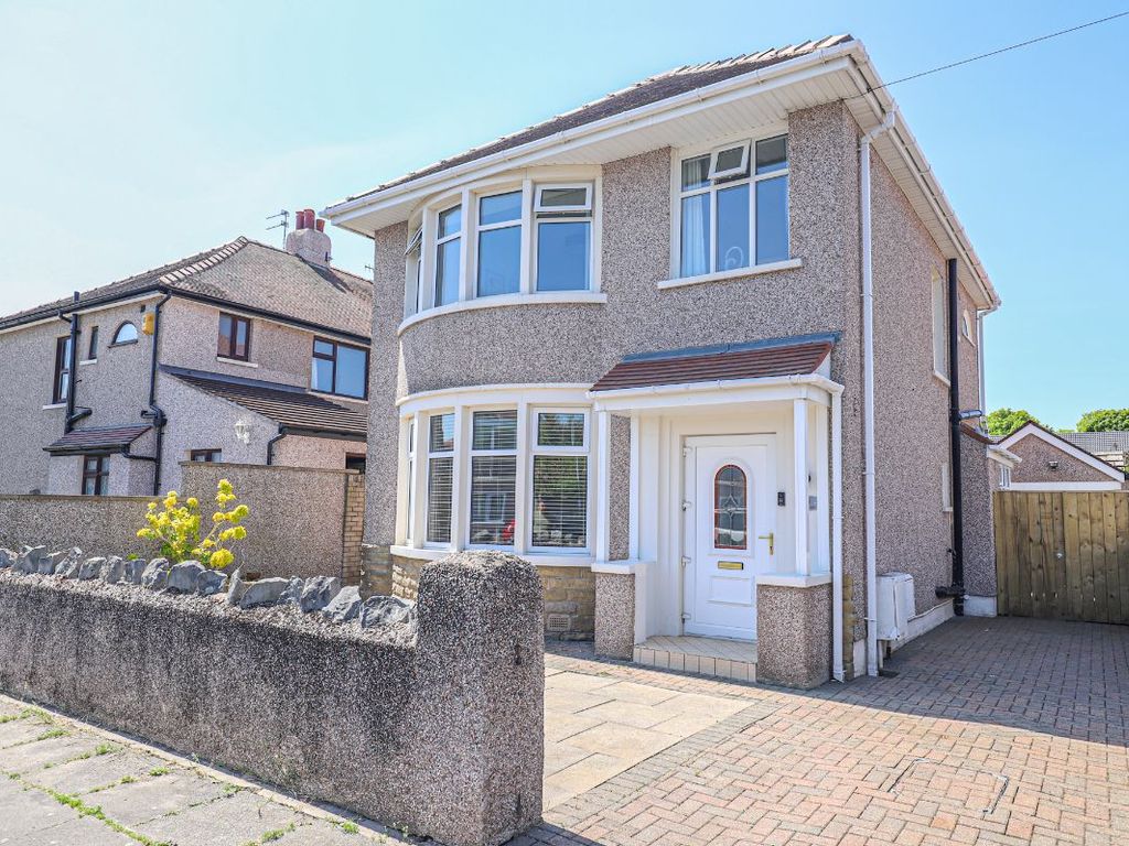 3 Bed Detached House For Sale In Pembroke Avenue Bare Morecambe La4