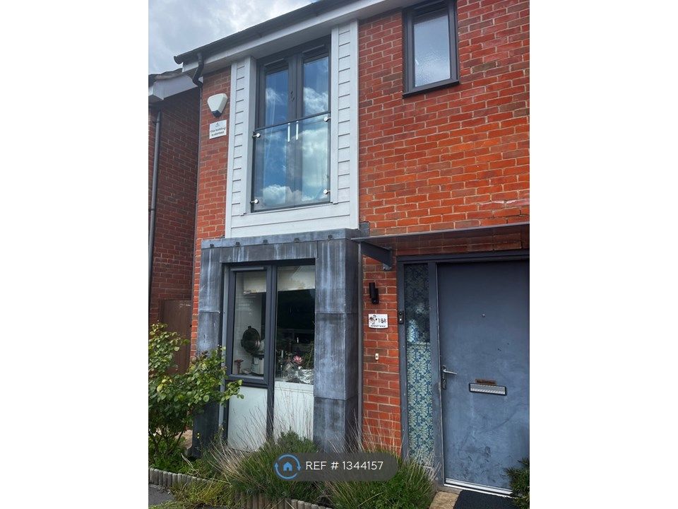 3 bed semi-detached house to rent in Kennet Walk, Reading RG1, £1,800 ...