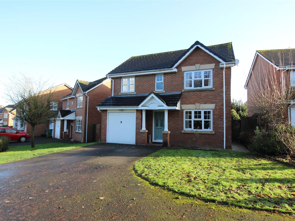 4 Bed Detached House For Sale In Sutherland Crescent Chippenham Sn14