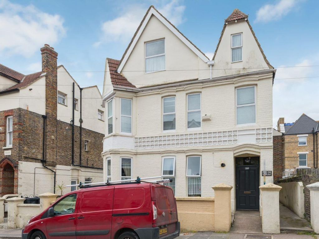 1 bed flat to rent in Albert Road, Ramsgate CT11, £750 pcm - Zoopla