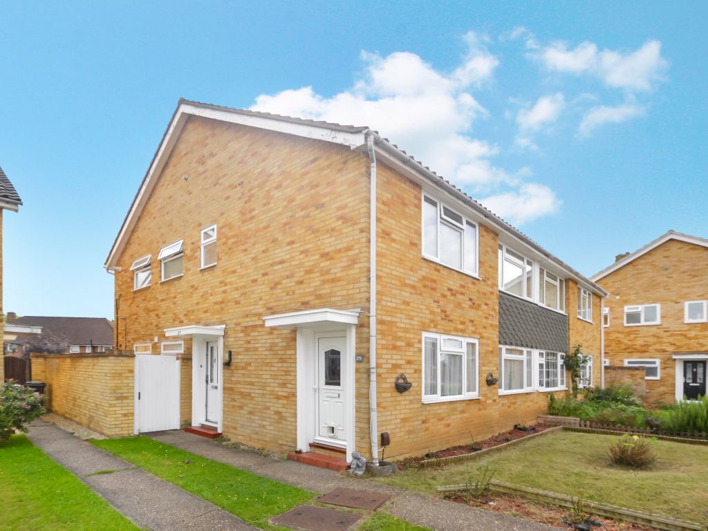 2 bed maisonette to rent in Hartford Road, West Ewell, Epsom KT19, £ ...