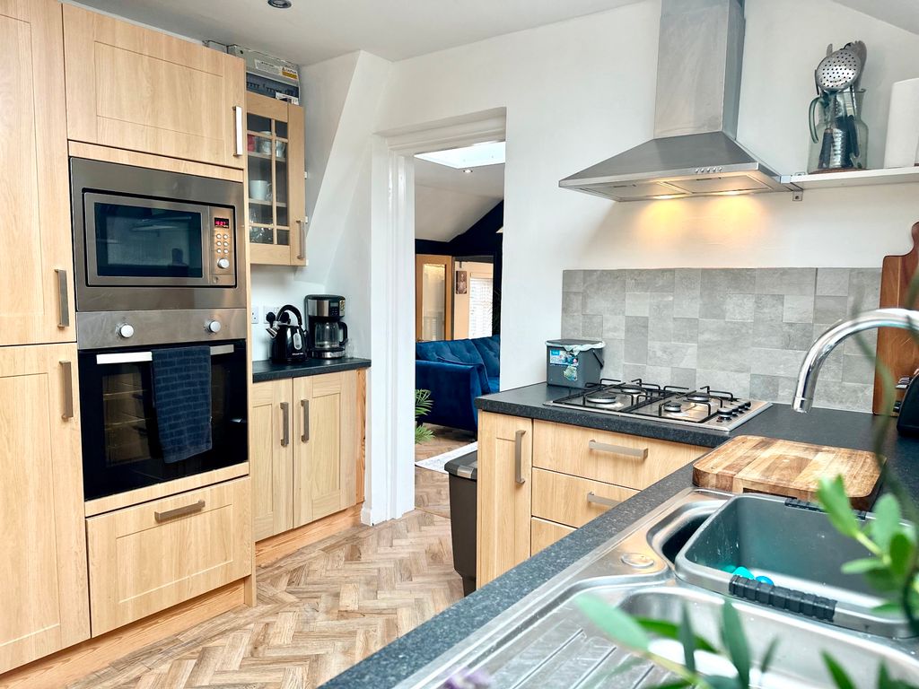 3 bed maisonette to rent in The Highway, New Inn, Pontypool NP4, £1,500 ...