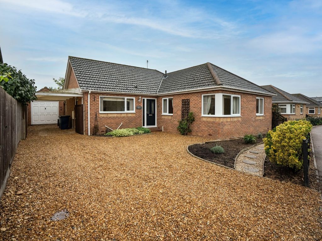4 bed detached bungalow for sale in Berrycroft, Willingham CB24, £ ...