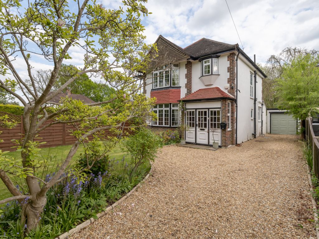 4 bed detached house for sale in Limes Avenue, Horley, Surrey RH6, £ ...