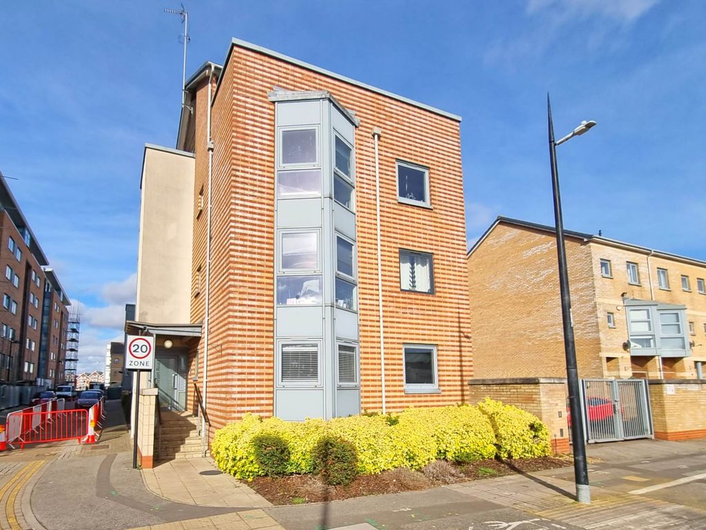 1 bed flat to rent in Patteson Road, Orwell Quay IP3, £715 pcm - Zoopla