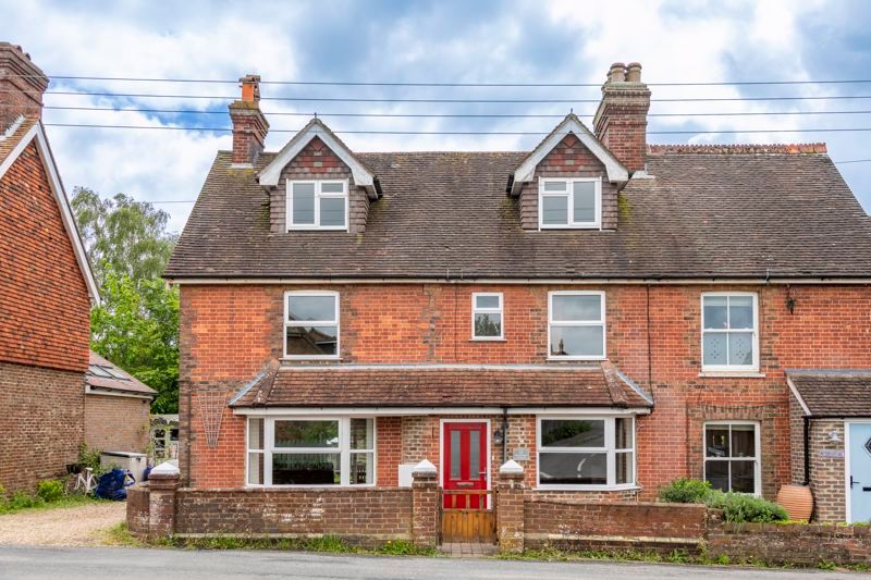5 Bed Semi Detached House For Sale In New Road Ridgewood Uckfield