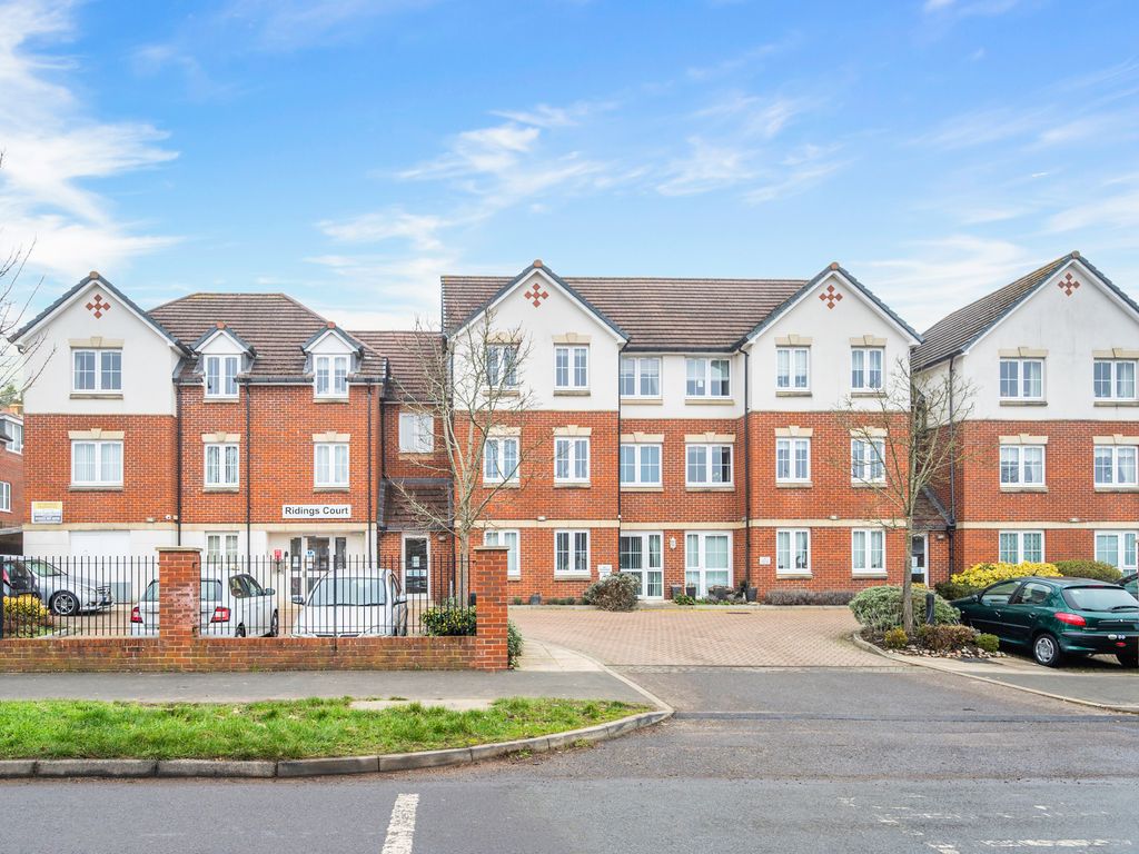 1 bed flat for sale in Ridings Court, Prices Lane, Reigate RH2 - Zoopla