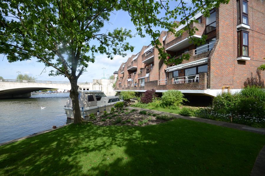 2 bed flat to rent in Riverside Court, Caversham, Reading RG4 - Zoopla