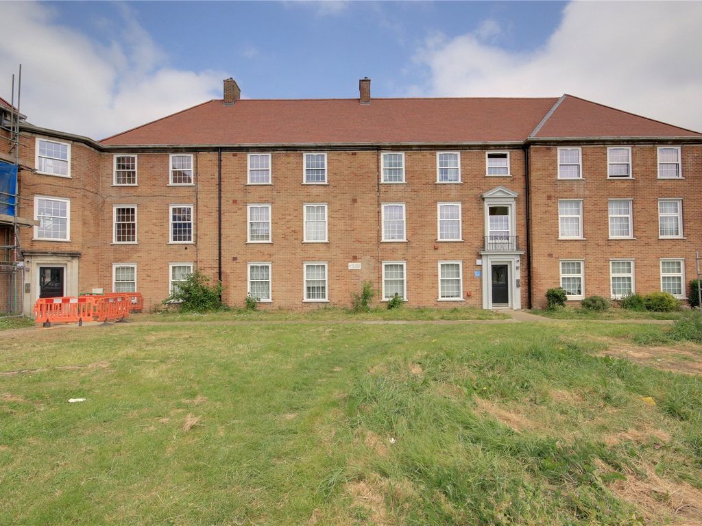 2 bed flat for sale in Manor Court, Enfield EN1 - Zoopla