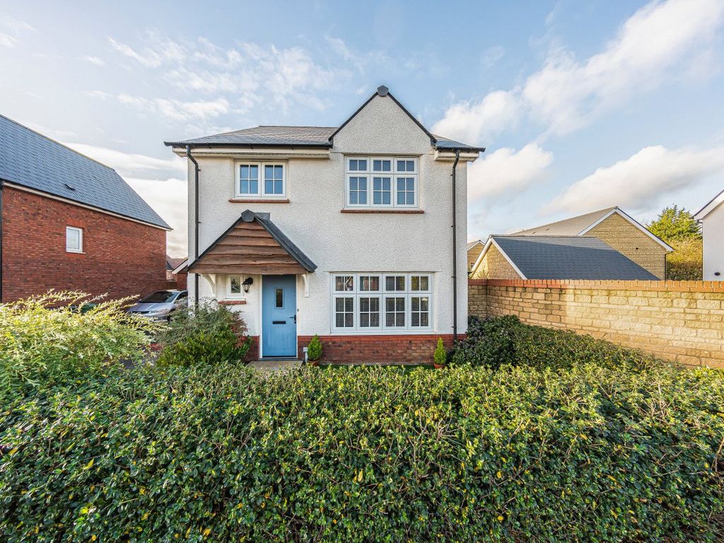 4 Bed Detached House For Sale In Homington Avenue Coate Swindon