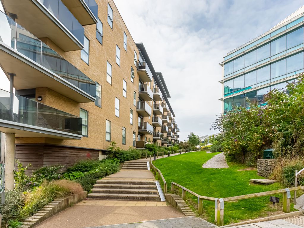 2 bed flat to rent in Flat, Temple House, Fleet Street, Brighton BN1, £ ...