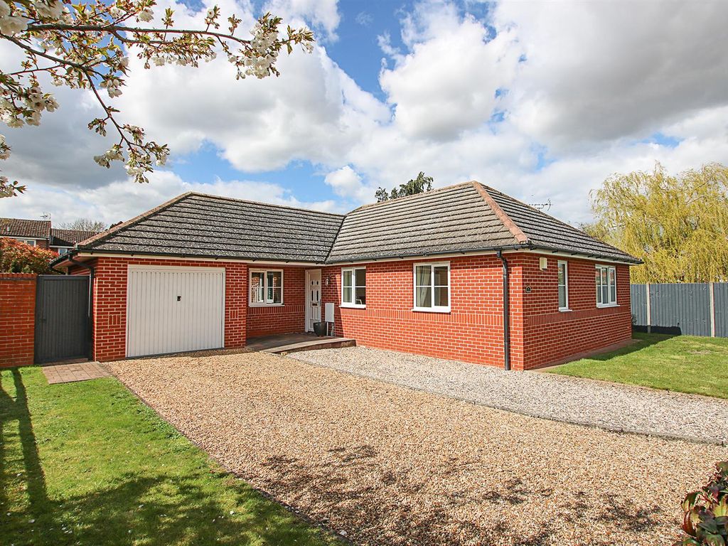 3 bed detached bungalow for sale in The Birches, Red Lodge, Bury St ...