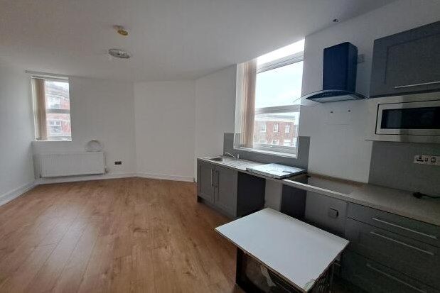 2 bed flat to rent in Stockport Road, Manchester M34 - Zoopla