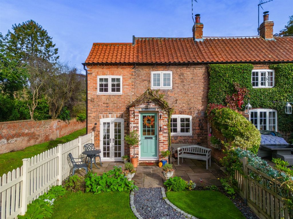 2 Bed End Terrace House For Sale In Chapel Lane Epperstone Nottingham