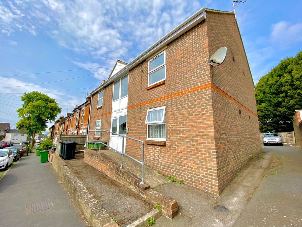 1 bed property to rent in Court, Foley Street, Maidstone ME14, £875 pcm ...