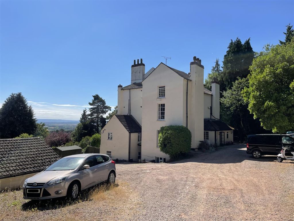 2 bed flat for sale in Holywell Road, Malvern WR14 - Zoopla