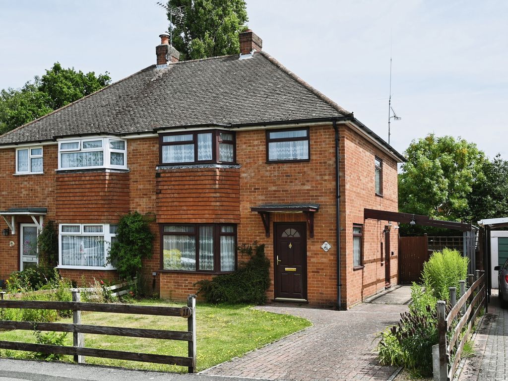 3 Bed Semi Detached House For Sale In Reeves Way Wokingham Rg41 £