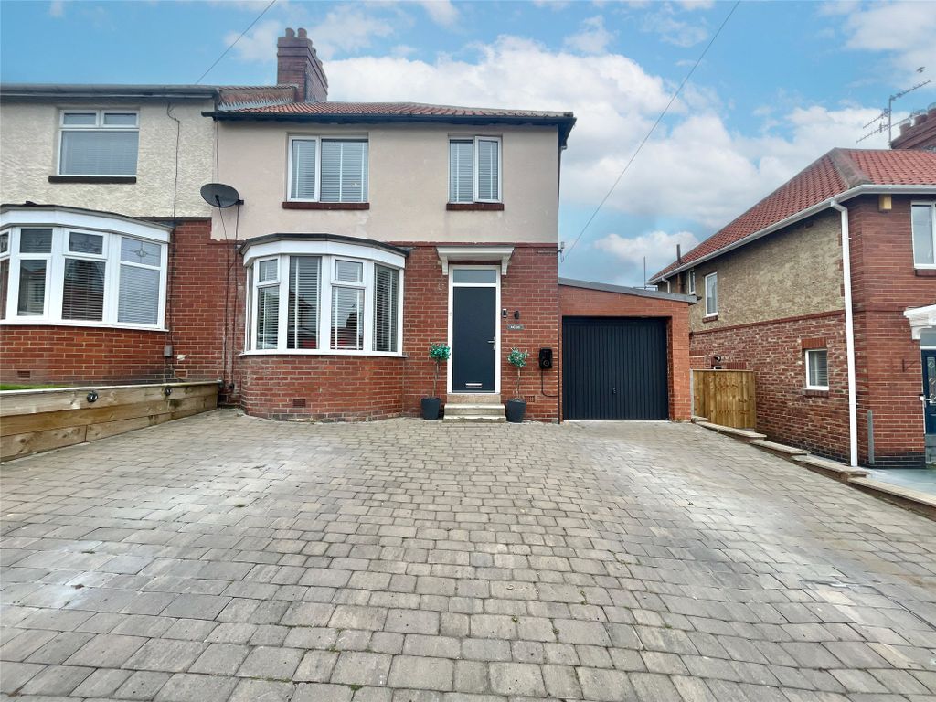 3 Bed Detached House For Sale In Elmwood Gardens Lobley Hill Ne11 £
