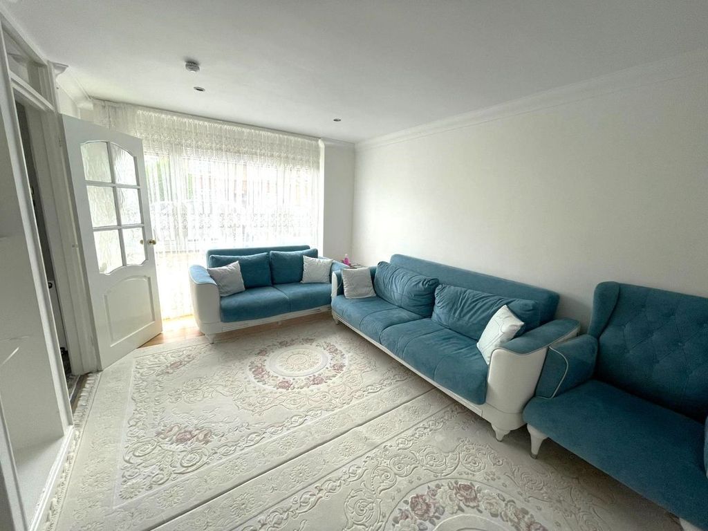 3 bed maisonette to rent in Roman Way, London N7 - Zoopla