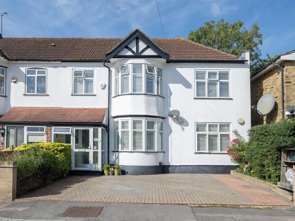 6 Bed End Terrace House For Sale In Greenstead Gardens Woodford Green
