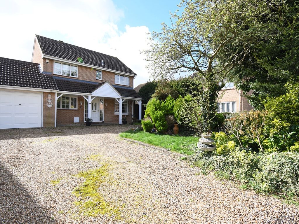 4 Bed Link Detached House For Sale In Gilbert Close Kempston Bedford