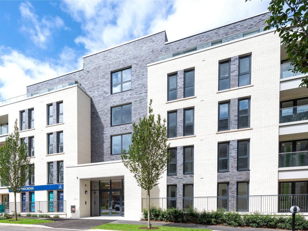New home, 2 bed flat for sale in Longcross, Chertsey, Surrey KT16, £ ...