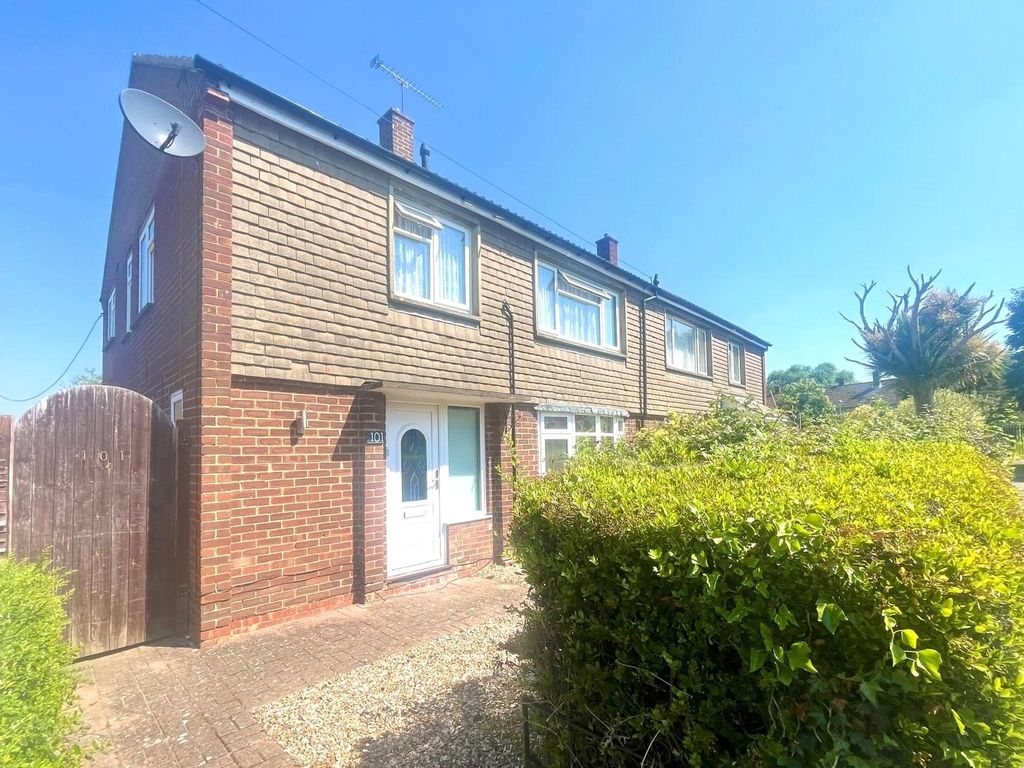 4 bed semi-detached house for sale in Tongham Road, Aldershot ...