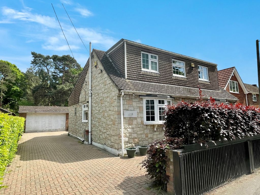 3 Bed Detached House For Sale In Prospect Road Farnborough Gu14 £