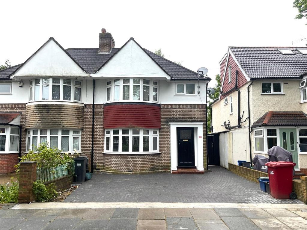4 Bed Semi Detached House For Sale In Argyle Avenue Whitton Hounslow