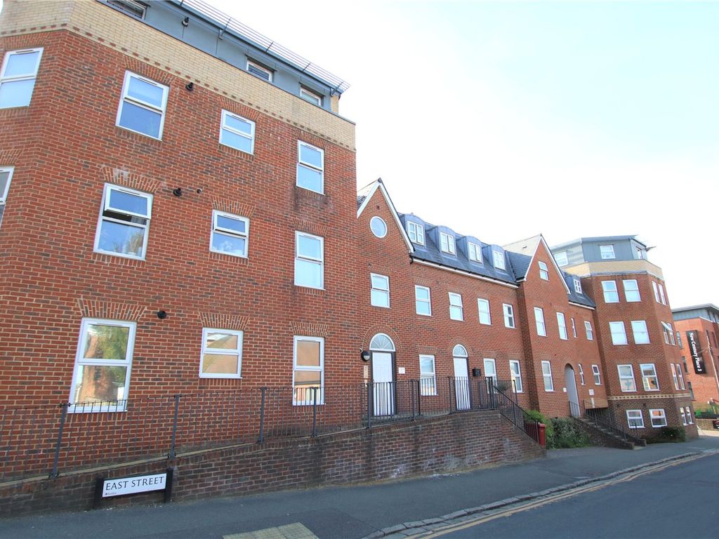 2 bed flat to rent in East View Place, East Street, Reading, Berkshire ...