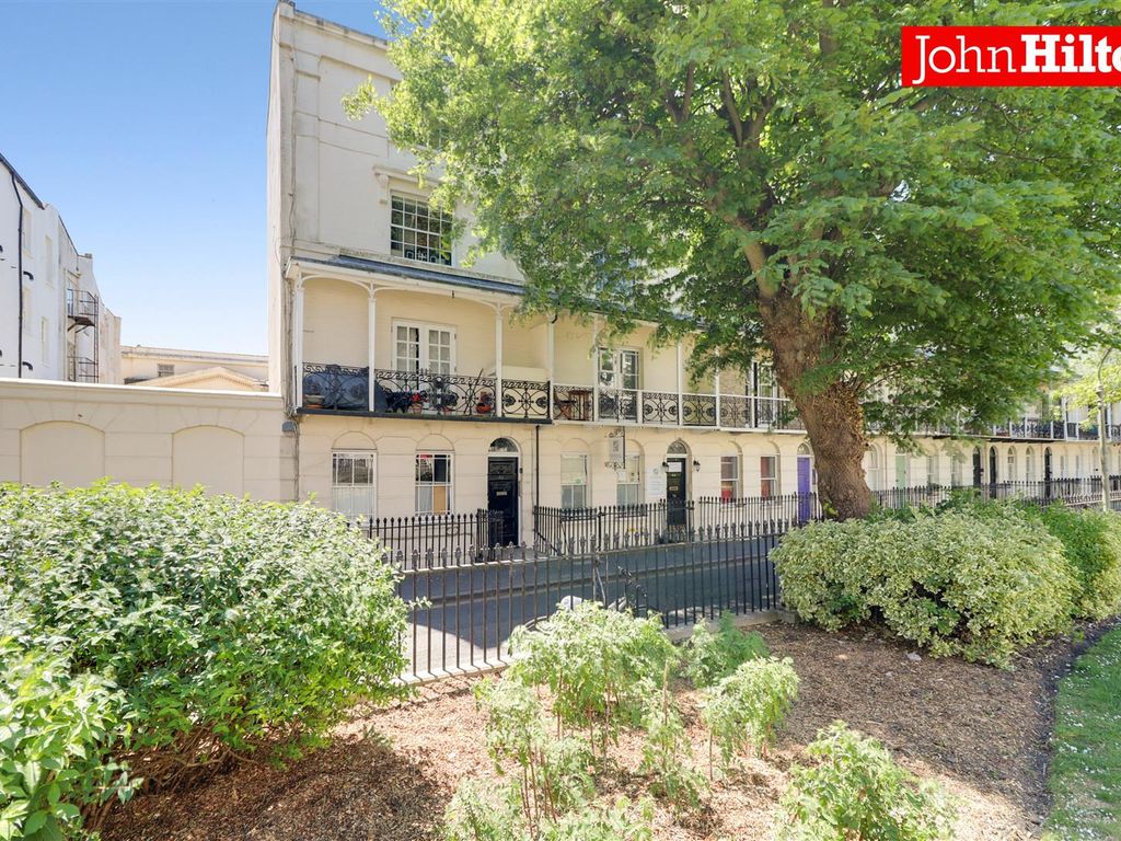 2 bed flat to rent in Russell Square, Brighton BN1, £1,450 pcm - Zoopla