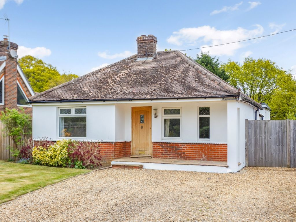 4 Bed Bungalow To Rent In Brighton Road Shermanbury Horsham Rh13 £