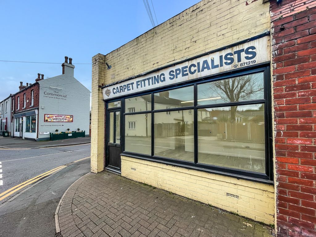 Retail premises to let in High Street, Leeds LS25 - Zoopla