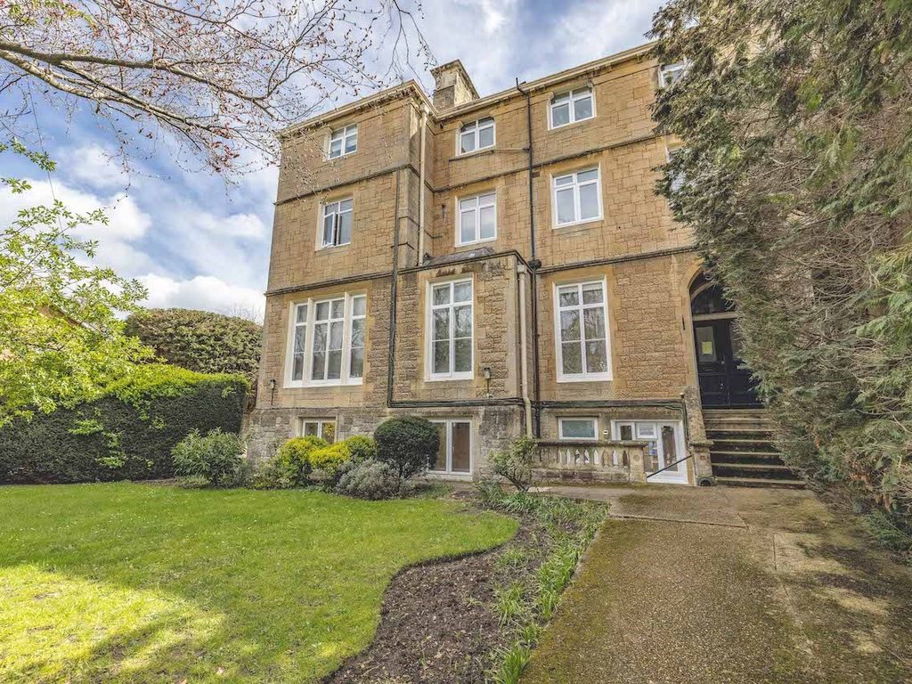 1 bed flat for sale in Priory Way, Datchet SL3 - Zoopla