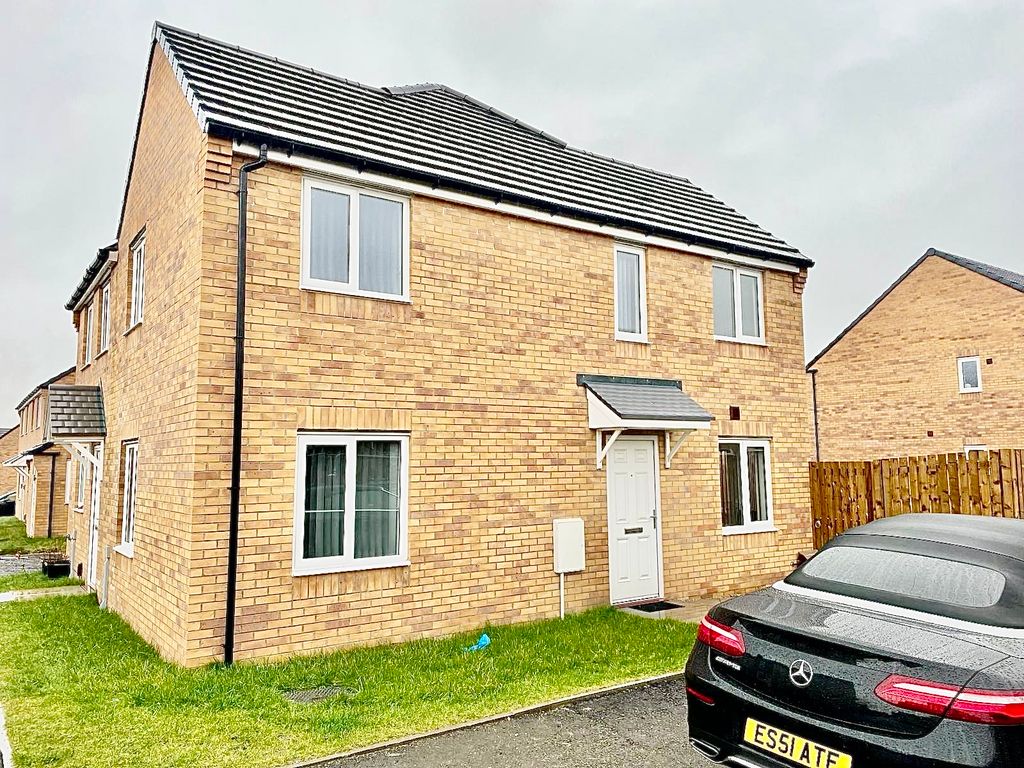 3 bed semi-detached house for sale in North Street, Burnley BB10, £ ...