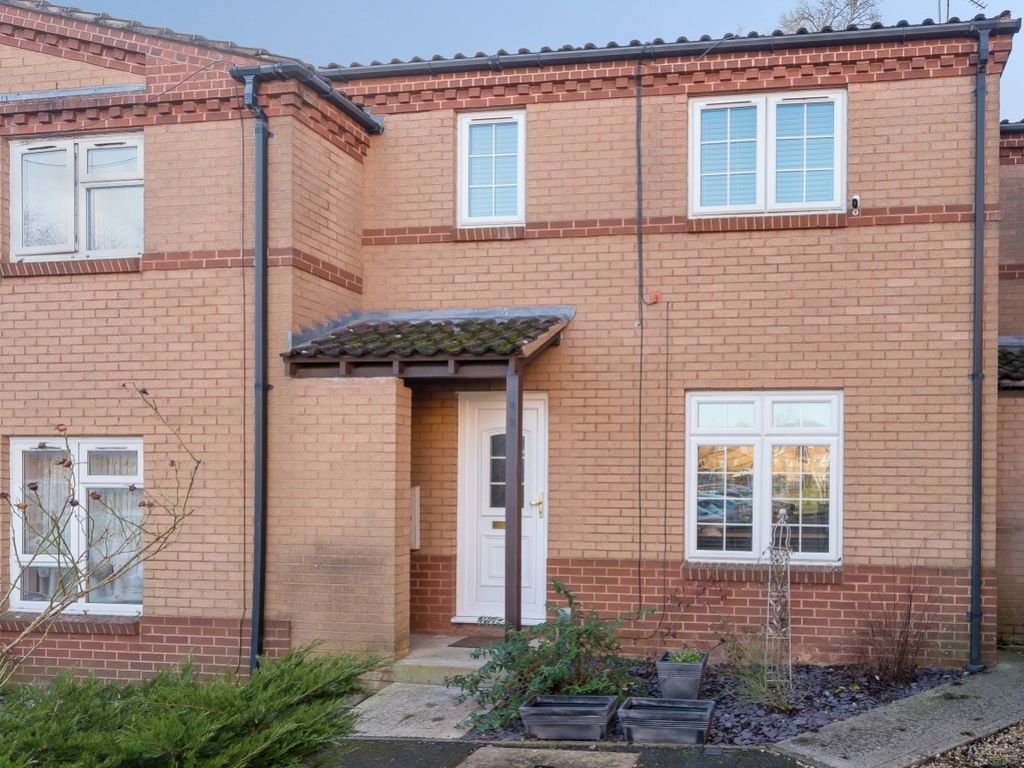 3 bed terraced house for sale in Castleton Road, Middleleaze, Swindon ...
