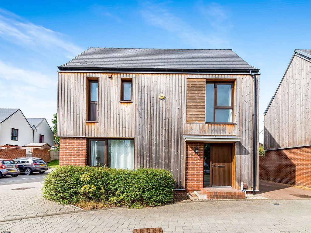 3 bed detached house to rent in Partridge Drive, Ketley, Telford ...