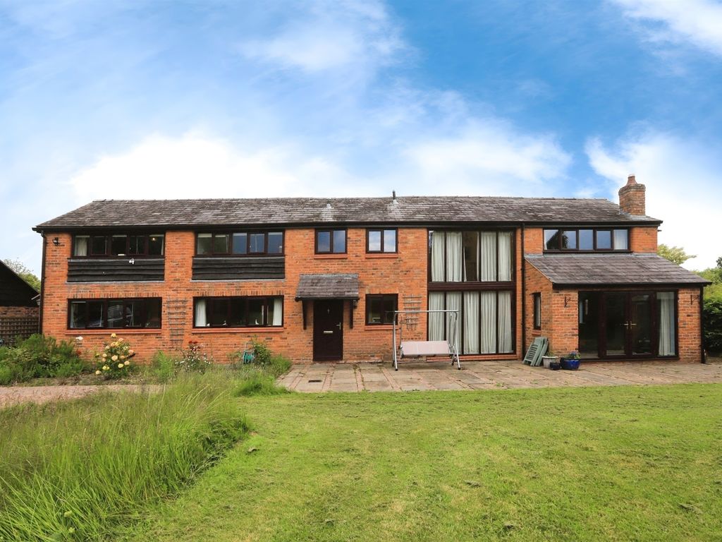 4 bed barn conversion for sale in Malpas SY14, £700,000 - Zoopla