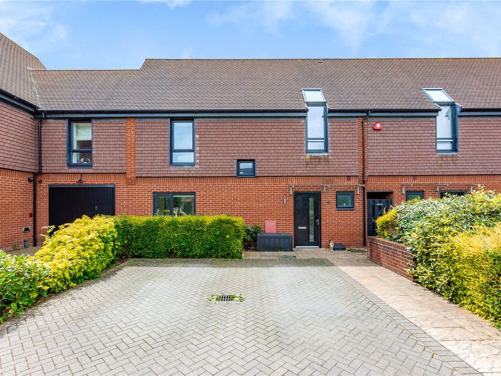 2 Bed Terraced House For Sale In Niblick Green Chelmsford Essex Cm3