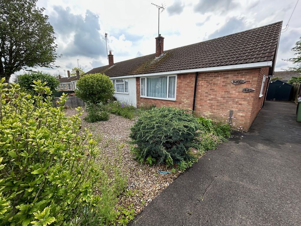 3 Bed Semi Detached Bungalow For Sale In Kingsway Bourne Pe10 £