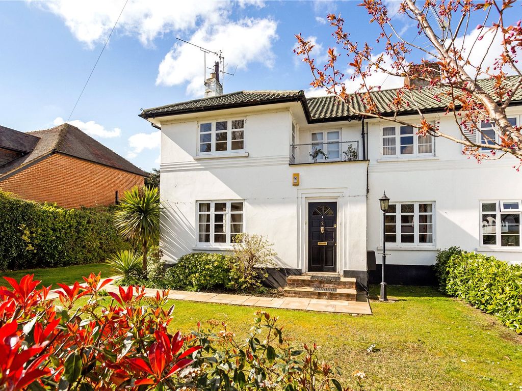 2 bed flat for sale in Broomfield Court, Broomfield Park, Ascot ...