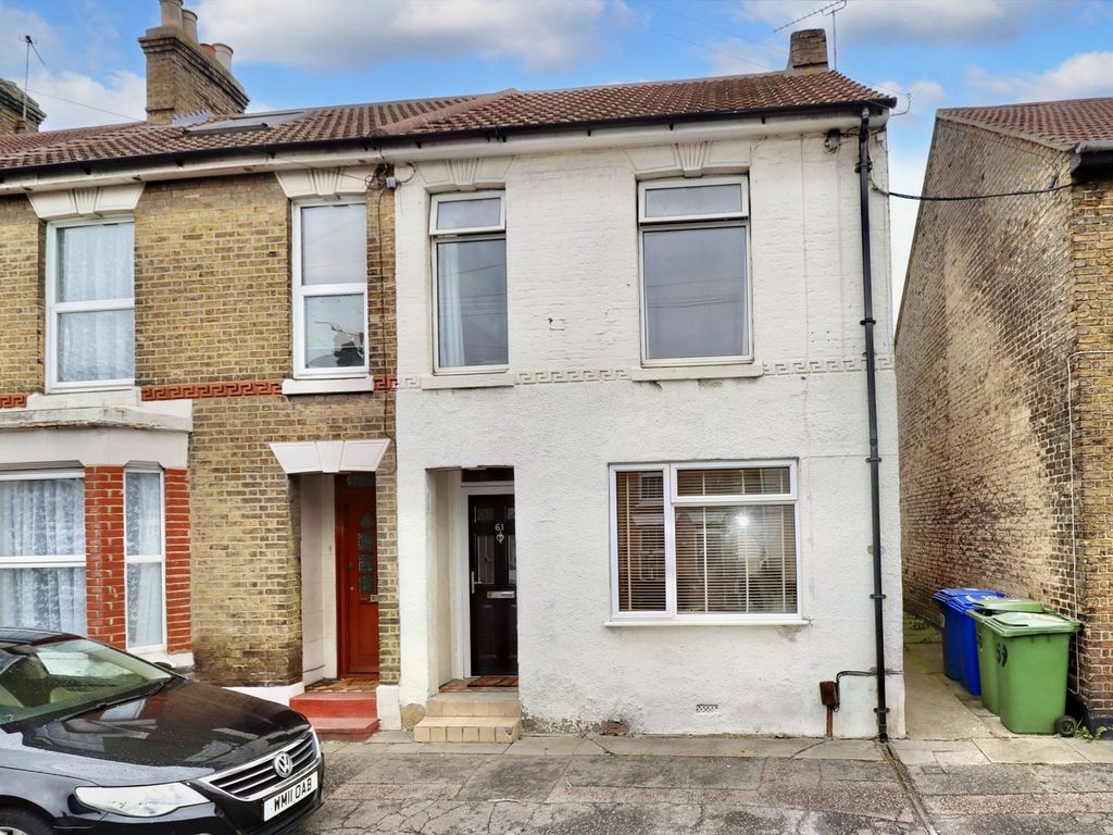 3 Bed End Terrace House For Sale In Chalkwell Road Sittingbourne Me10