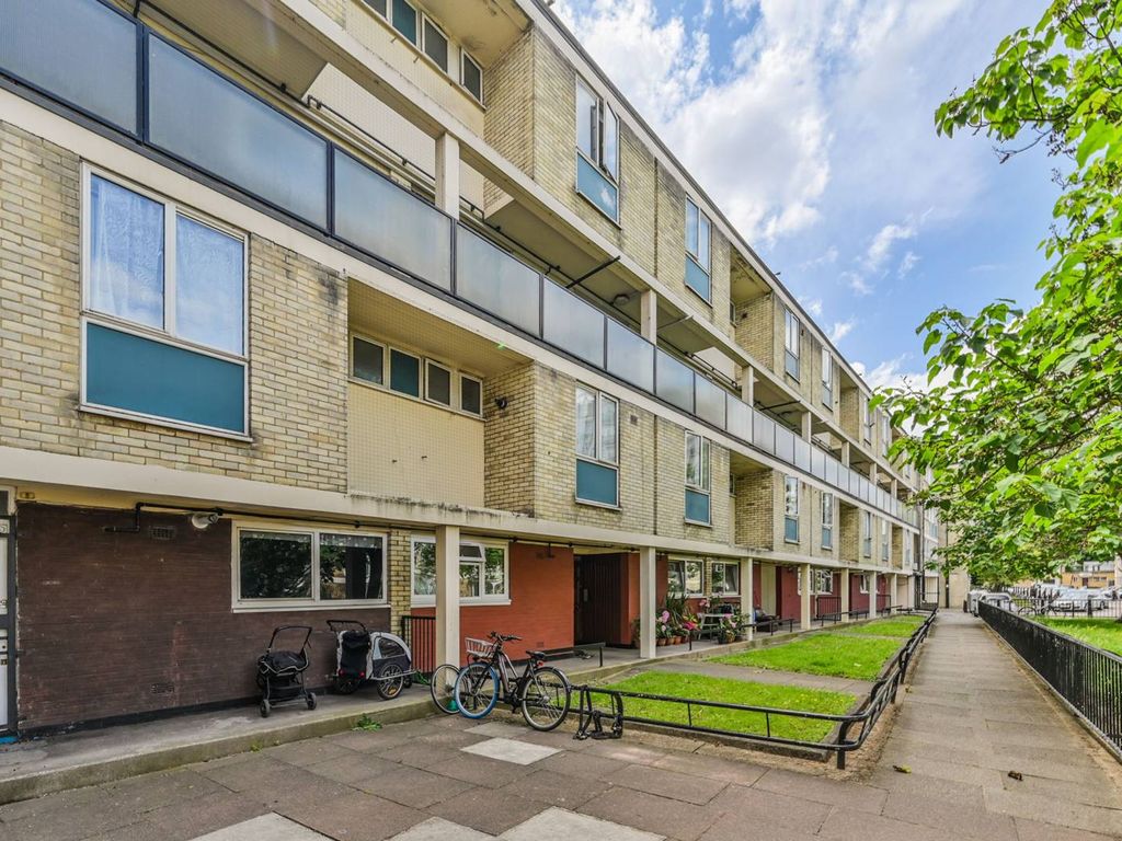 3 bed maisonette for sale in Stepney Way, London E1, £425,000 - Zoopla